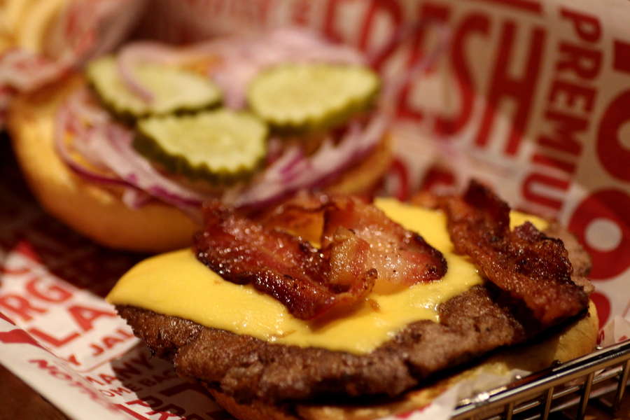 Smashburger - This new burger joint is like In-N-Out, except smash-ier ...