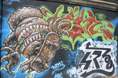 Bomb the burger: the best food graffiti - Thrillist