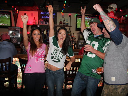 Best Sports Bars - Ways Good Sports Bars Keep Their Customers Happy ...