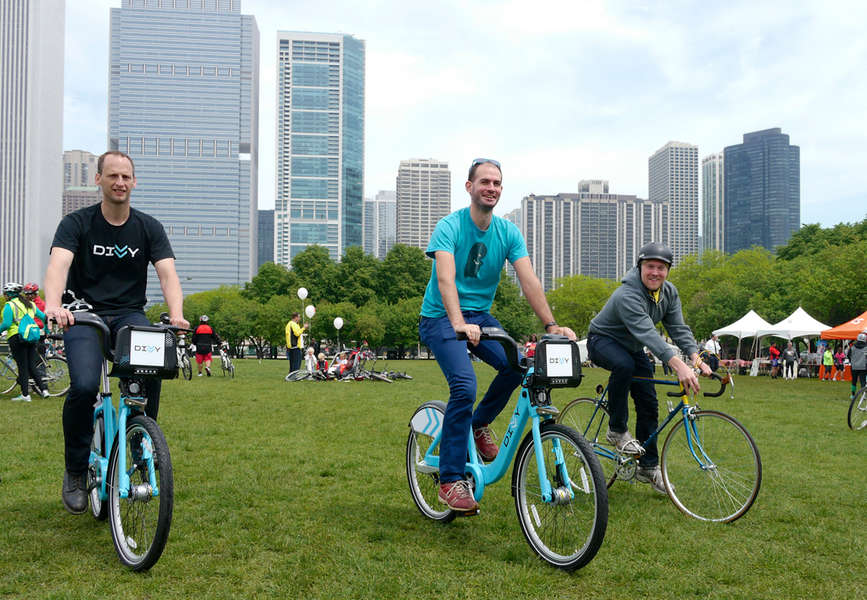 The horrendous Divvy bike rider -- don’t be that guy - Thrillist Chicago