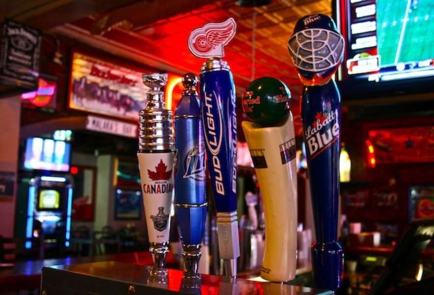 Detroiter Bar: A Bar in Detroit, MI - Thrillist