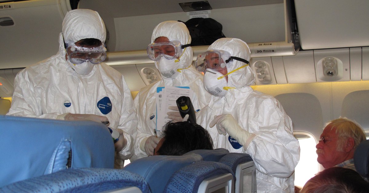 Plane Etiquette How To Fart On A Plane Discretely Thrillist