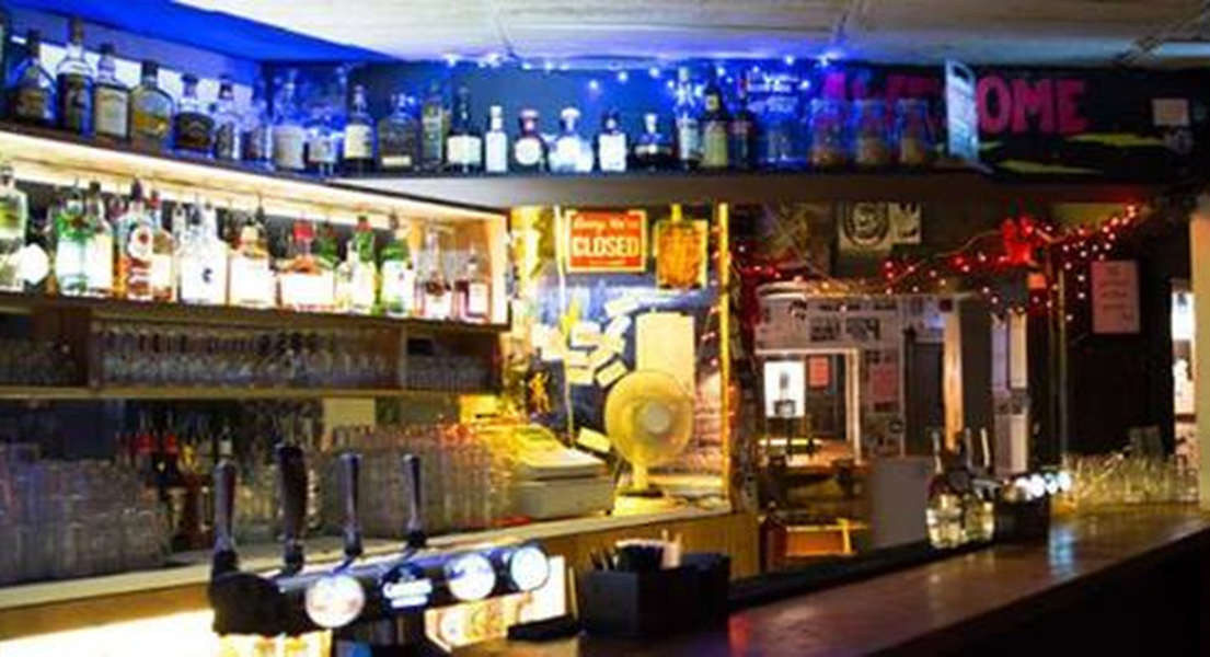 The Alibi: A Bar in London - Thrillist