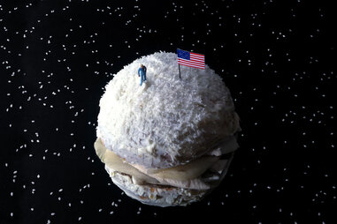 Daft Punk and Neil Armstrong finally get fantastical burgers made for ...