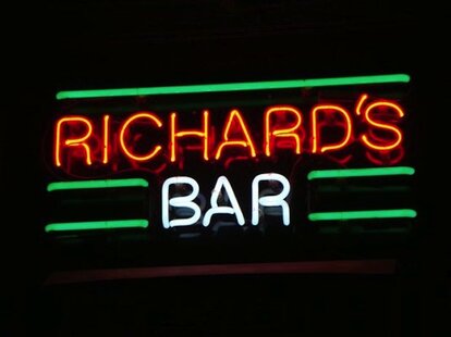 Richard's Bar: A Chicago, IL Bar - Thrillist