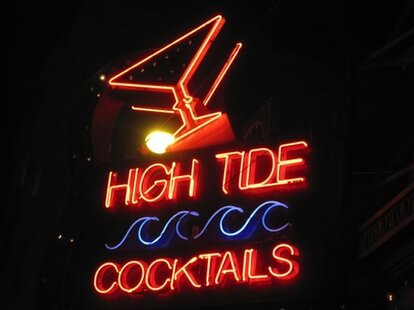 High Tide: A Bar in San Francisco, CA - Thrillist
