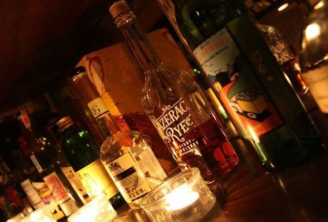 The 8 Best Dive Bars in London - Neighborhood Guide to Dive Bars