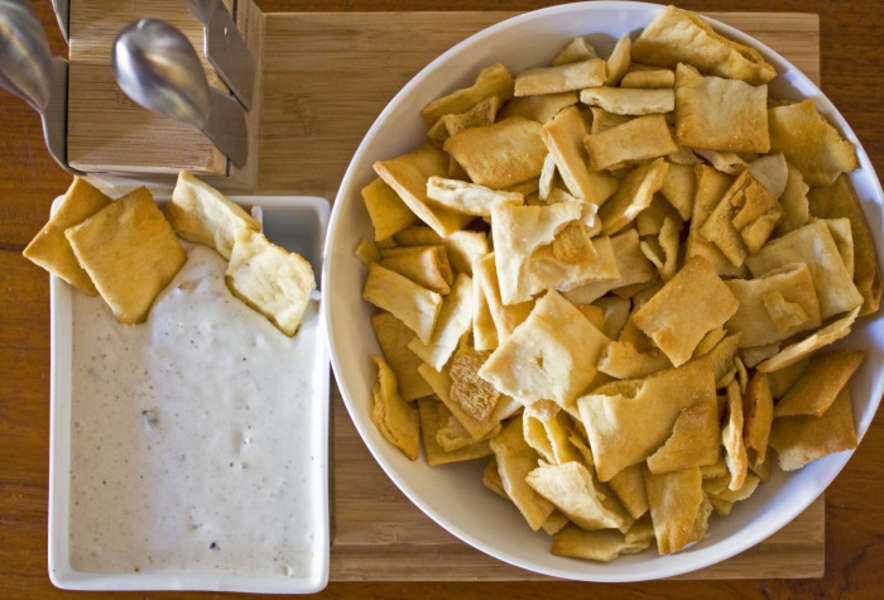 Short Rib Crostini, Bacon & Blue Dip, and Spice-Rubbed Wings - Eat ...