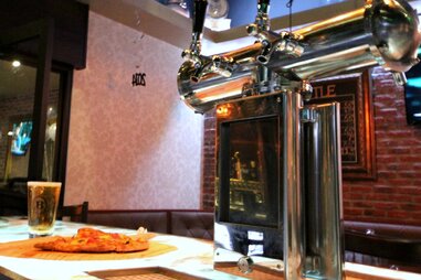 Batch Gastropub - Craft cocktails on tap - Thrillist Miami