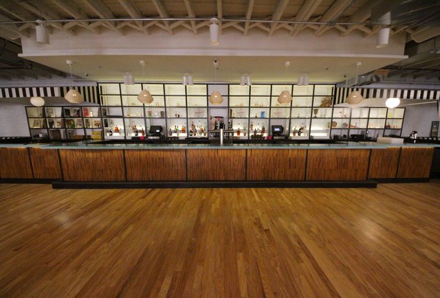 Shuffleboard Bar in NYC - The Royal Palms Shuffleboard Club in Gowanus ...