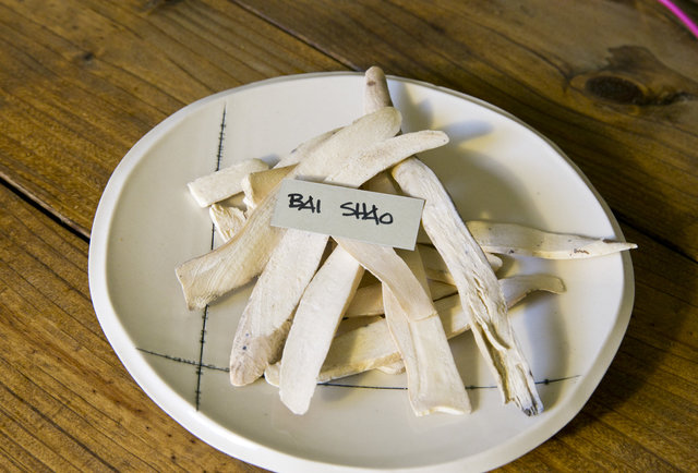 Forsythia, Bai Shao, White Peony Root, and More - How Chinese Herbal ...