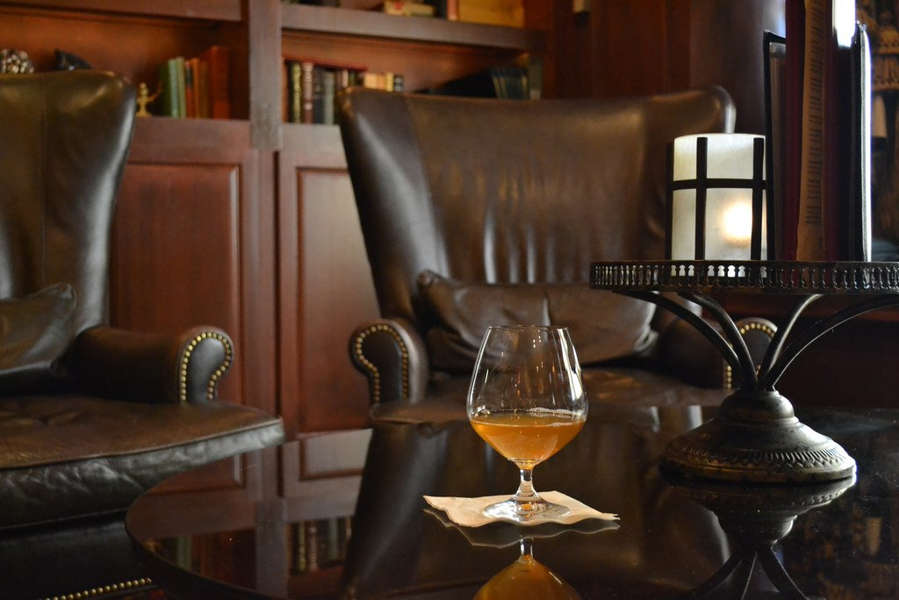 Warwick Melrose: A Bar in Dallas, TX - Thrillist