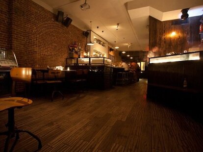 Trophy Bar: A Bar in Brooklyn, NY - Thrillist