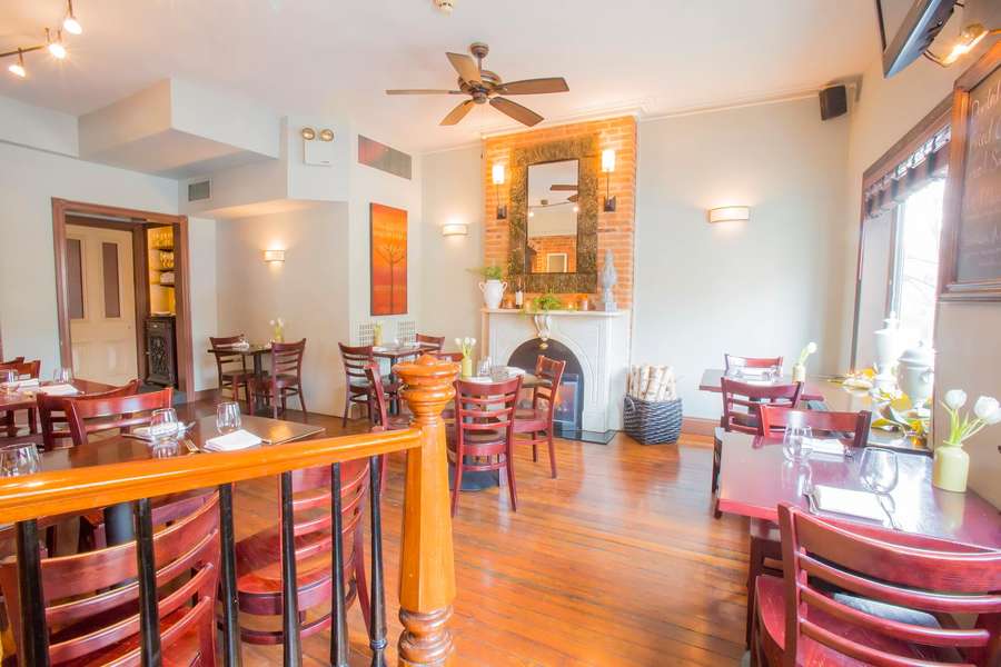 McCrossen's Tavern: A Bar in Philadelphia, PA - Thrillist