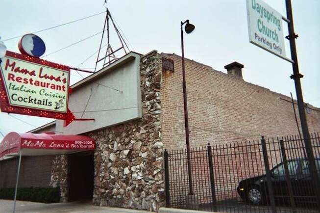 Mama Luna's: A Chicago, IL Restaurant.