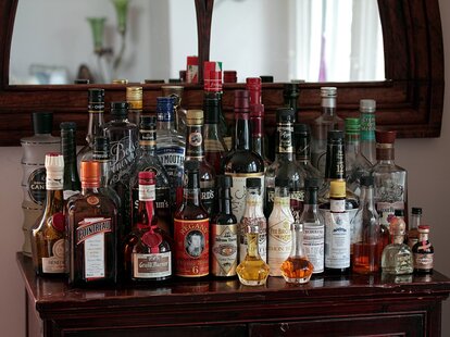 Honesty bars: the bars where you pay whatever you want - Thrillist