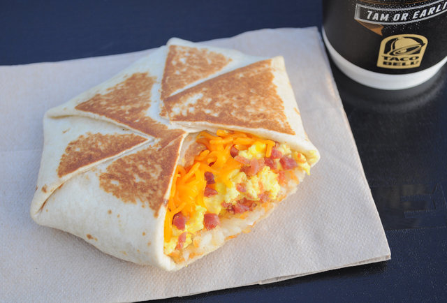 Taco Bell Breakfast Menu - How Taco Bell's New Breakfast Menu Really ...