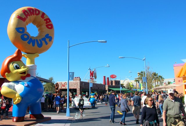 Moe's Tavern at Universal Studios Orlando - Thrillist