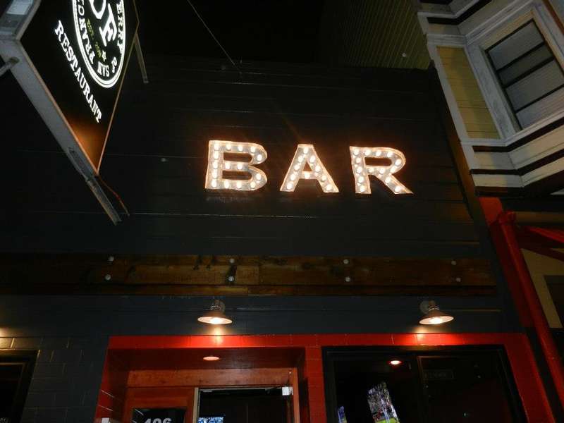 Dobbs Bar: A Bar in San Francisco, CA - Thrillist