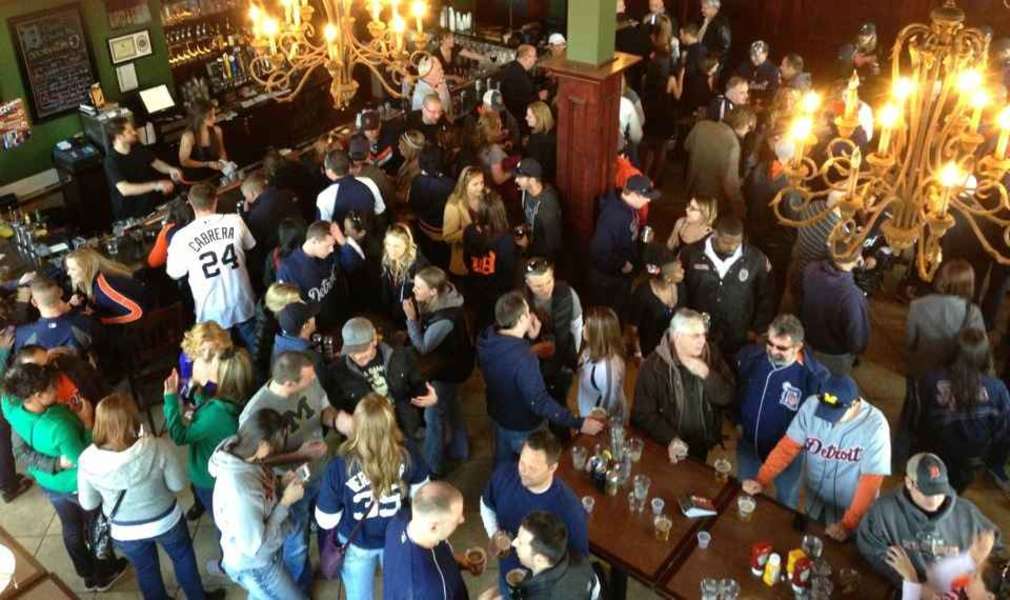 Bookies Bar & Grille: A Bar in Detroit, MI - Thrillist