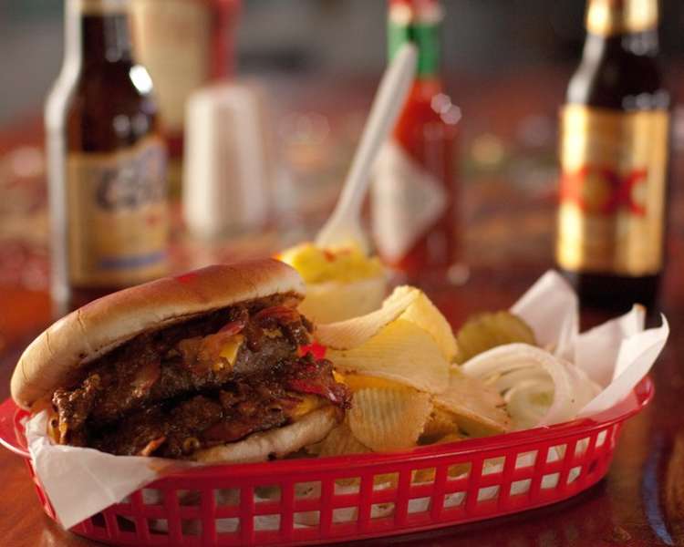 Strokers Ice House: A Bar in Dallas, TX - Thrillist