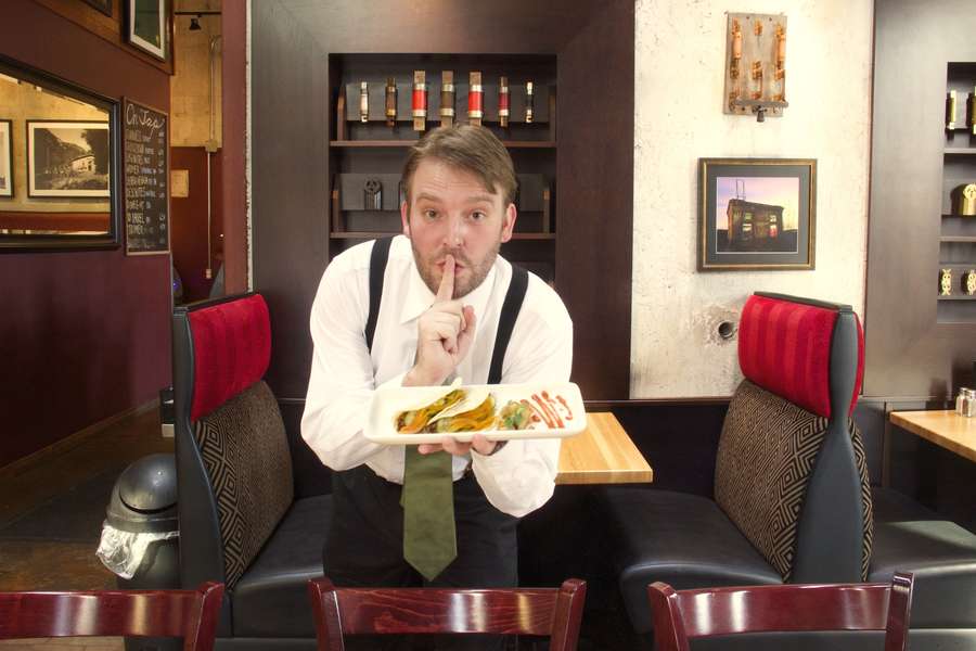 Restaurant secrets - Things only waiters and waitresses know - Thrillist