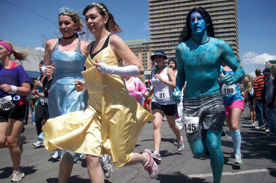 Best and Craziest Marathon Run in Boston, NYC, SF, and other Iconic ...
