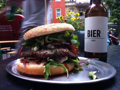 Burgers In Different Countries - Different kinds of burgers - Thrillist