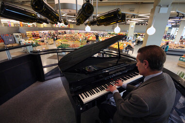 Best Chicago Grocery Store Mariano's - Thrillist