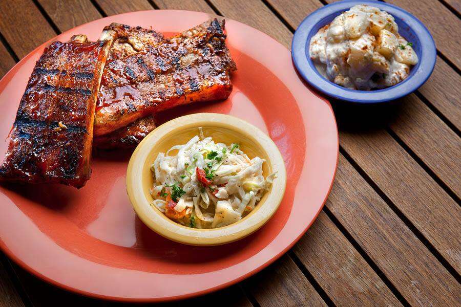 Iggies Beach Bar & Grill: A Bar in St. Thomas, VI - Thrillist