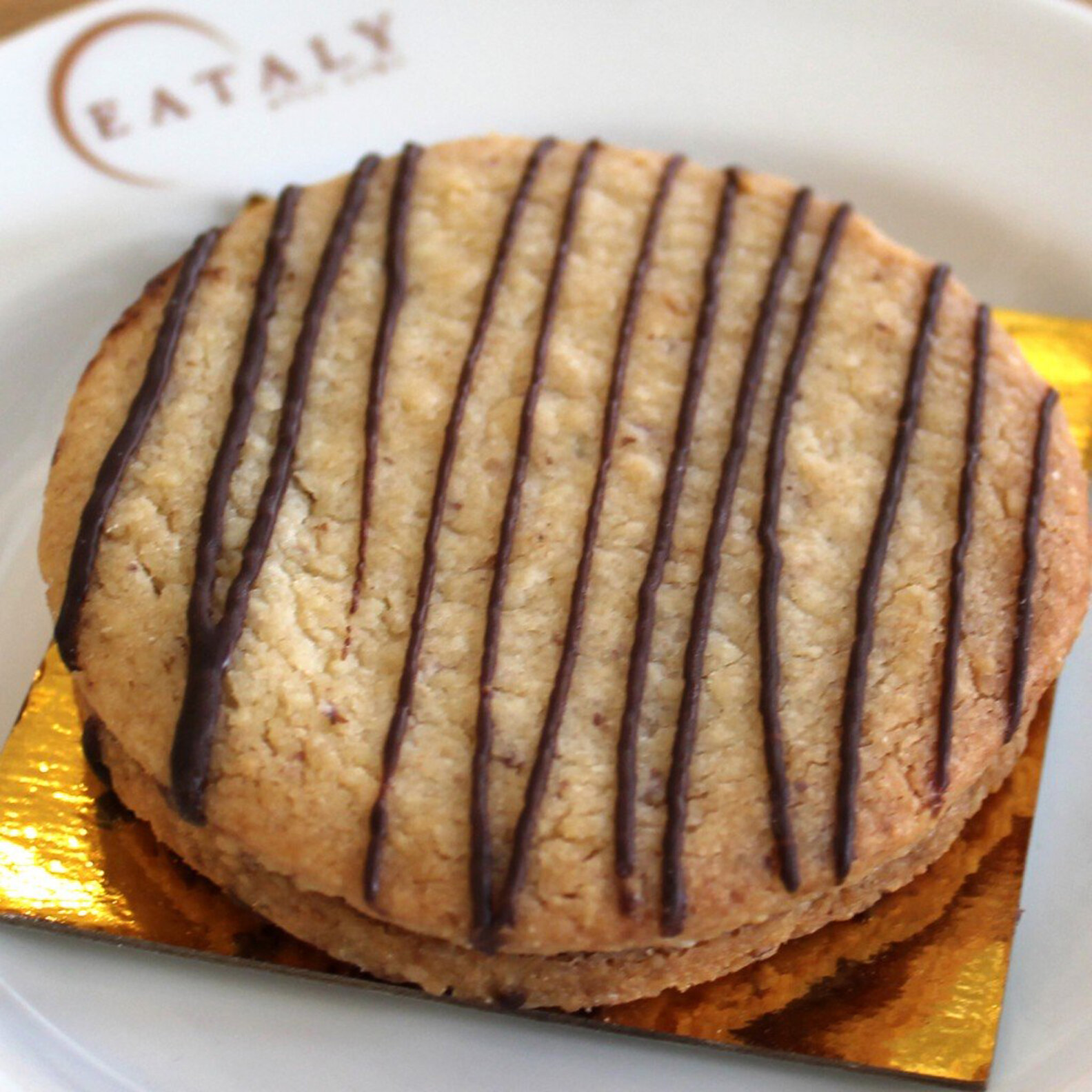 Best Chicago Cookies include Insomnia Cookies, Cookie Dough,French ...