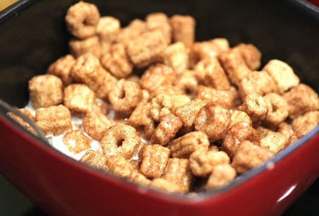 Churros Cereal Taste-Test