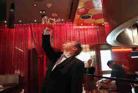 How to drink from a porron - Thrillist