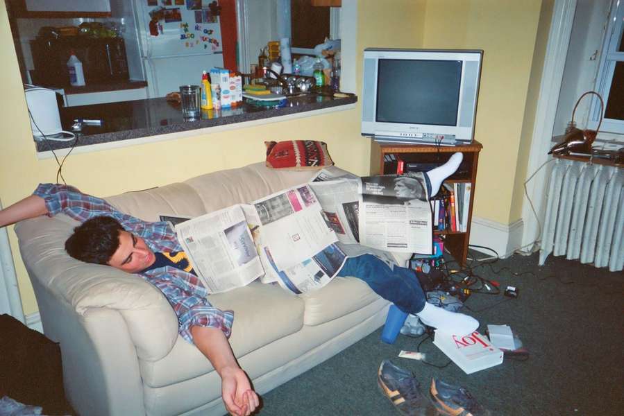 Overstaying Your Welcome - How to Tell It's Time to Leave a Friend's ...