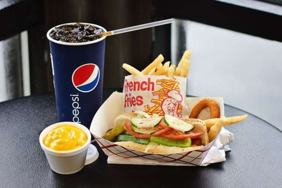 Duff’s Dogs: A Restaurant in Chicago, IL - Thrillist