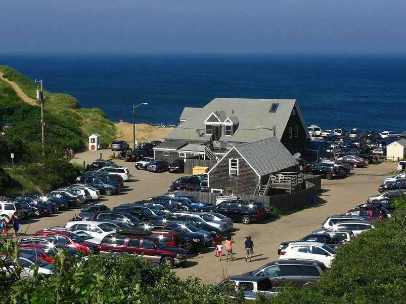 The Beachcomber: A Bar in Wellfleet, MA - Thrillist