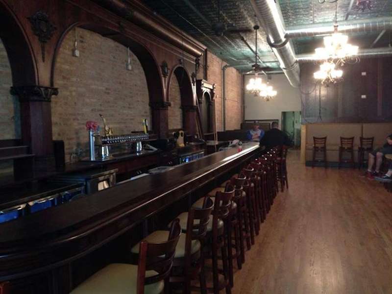 First Draft: A Bar in Chicago, IL - Thrillist