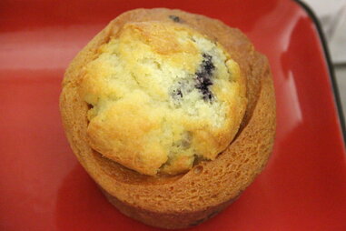 Best NYC Muffin Top Seinfeld - Taste Test - Thrillist
