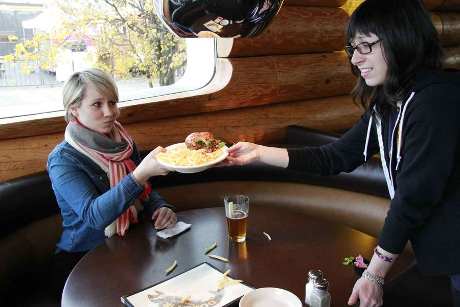 Most Common Restaurant Complaints - Dirty Utensils, Rude Servers, Wrong ...