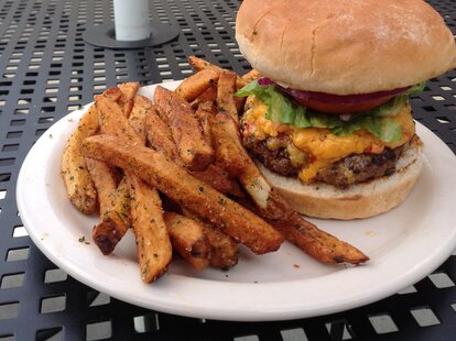 Lamar Lounge: A Bar in Oxford, MS - Thrillist