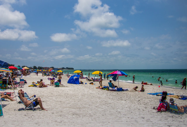 Beach Drinking - Best Public Beaches to Legally Drink on in the US