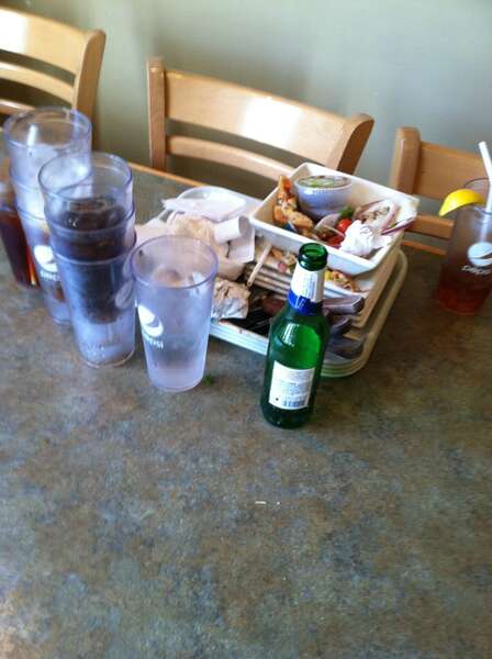 Pensacola Red Robin Busboy Clears Tables in 30 Seconds - Thrillist