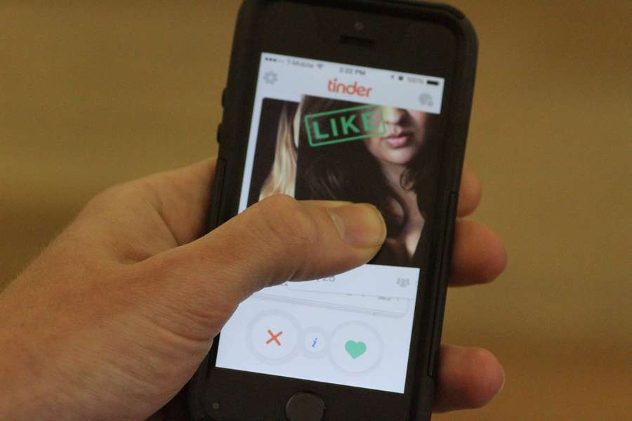 Professor Thom's Tinder Tuesdays - Thrillist