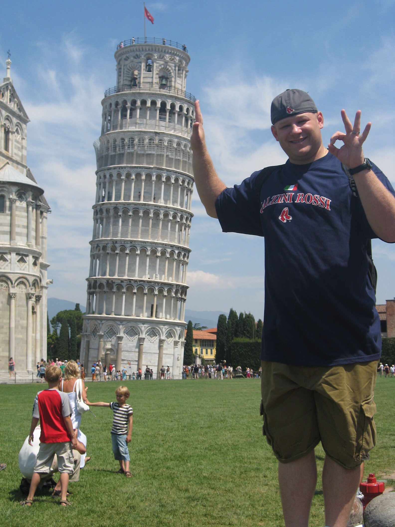 Photo Poses - Annoying Tourist Photos You Need to Stop Taking - Thrillist