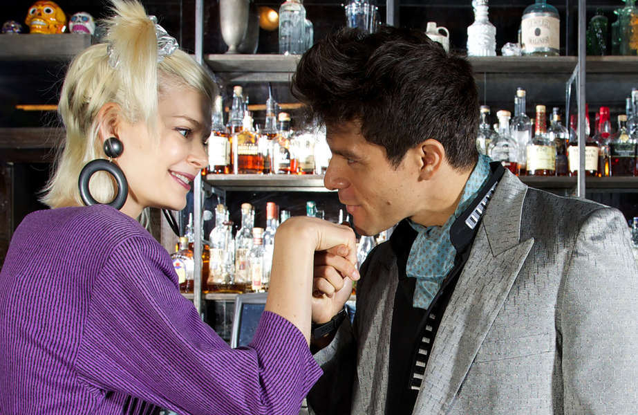 Dating Rules in 2014 - How Dating Has Changed Since the '80s - Thrillist