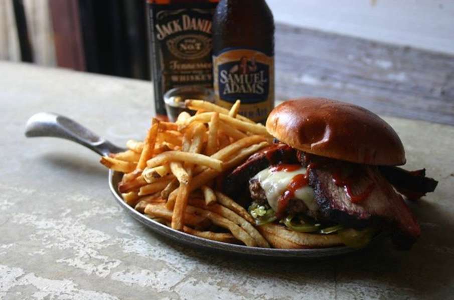 Barn & Company: A Bar in Chicago, IL - Thrillist