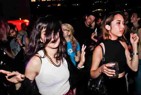 Best USC Bars - Nine-O Traddies And More In Exposition Park LA - Thrillist