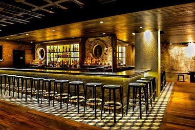 Best Cocktails on Tap Draft Cocktails - Things to Do in Boston - Thrillist