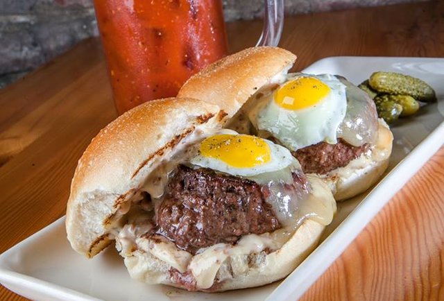 Lincoln Tavern & Restaurant - Thrillist Boston