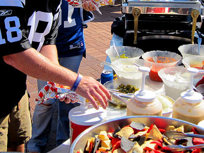 How To Tailgate - Etiquette Rules for Tailgating - Thrillist